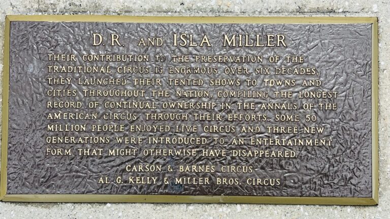 D.R. (Dory) and Isla Miller – The Circus Ring of Fame